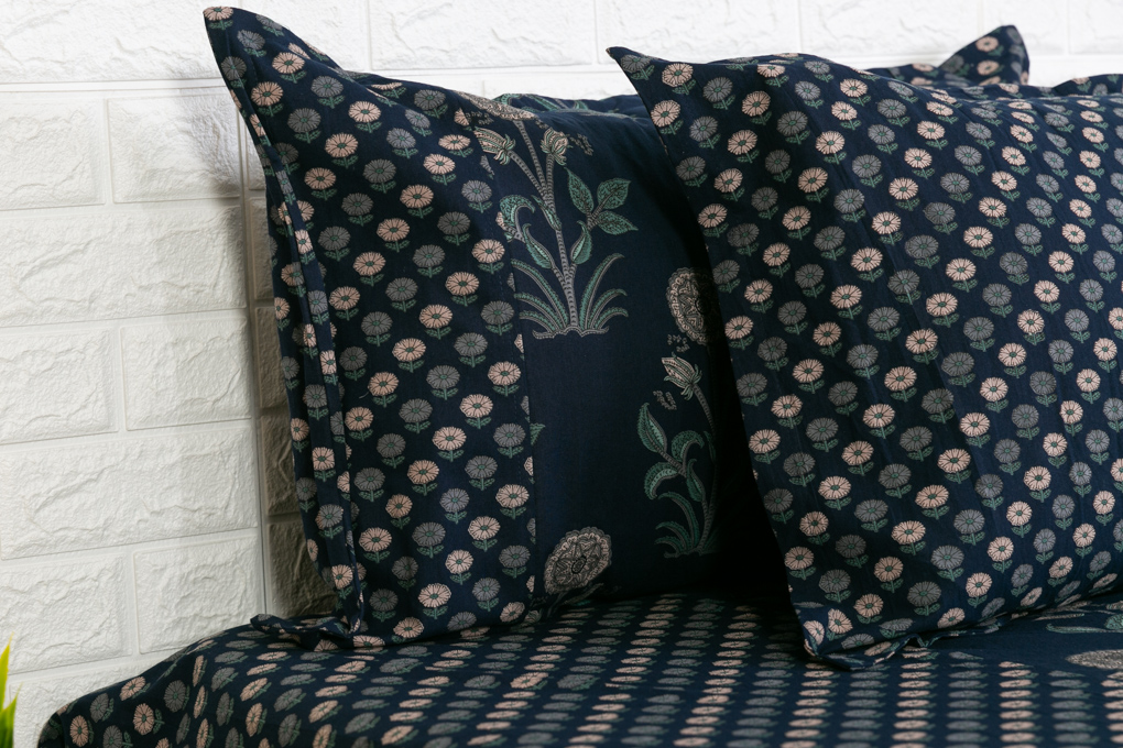Ajrakh print bed sheets India with handmade Ajrakh art – Elite Furnishing